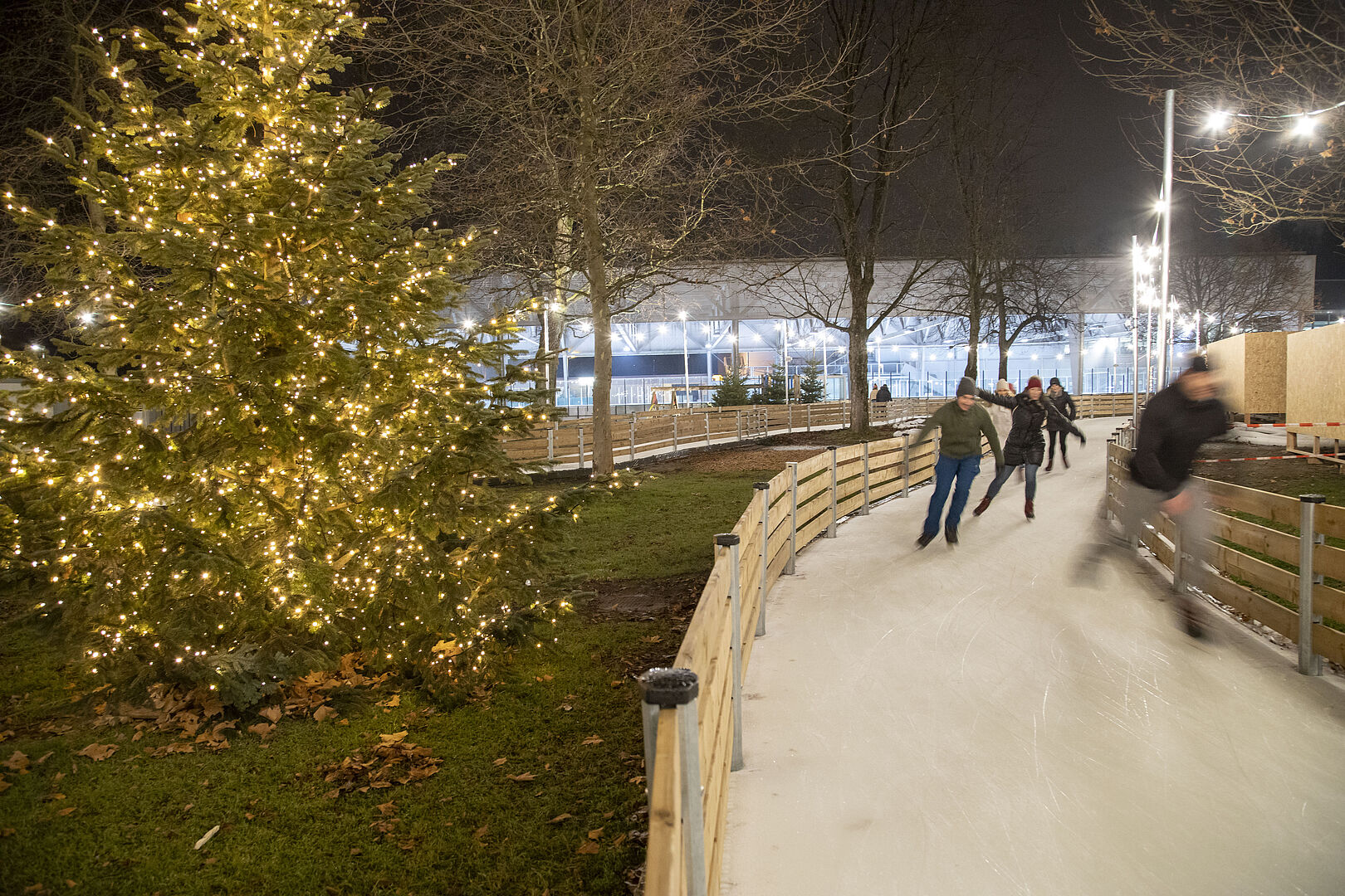 Stadt Salzburg - Eiszauber im Volksgarten startet Mitte November ... Stadt Salzburg - Eiszauber im Volksgarten startet Mitte November ...